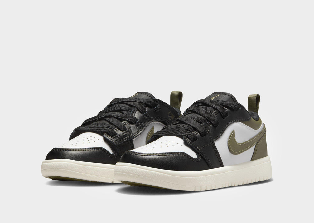 รองเท้าเด็กเล็ก 1 Low Alt – JD Sports ประเทศไทย