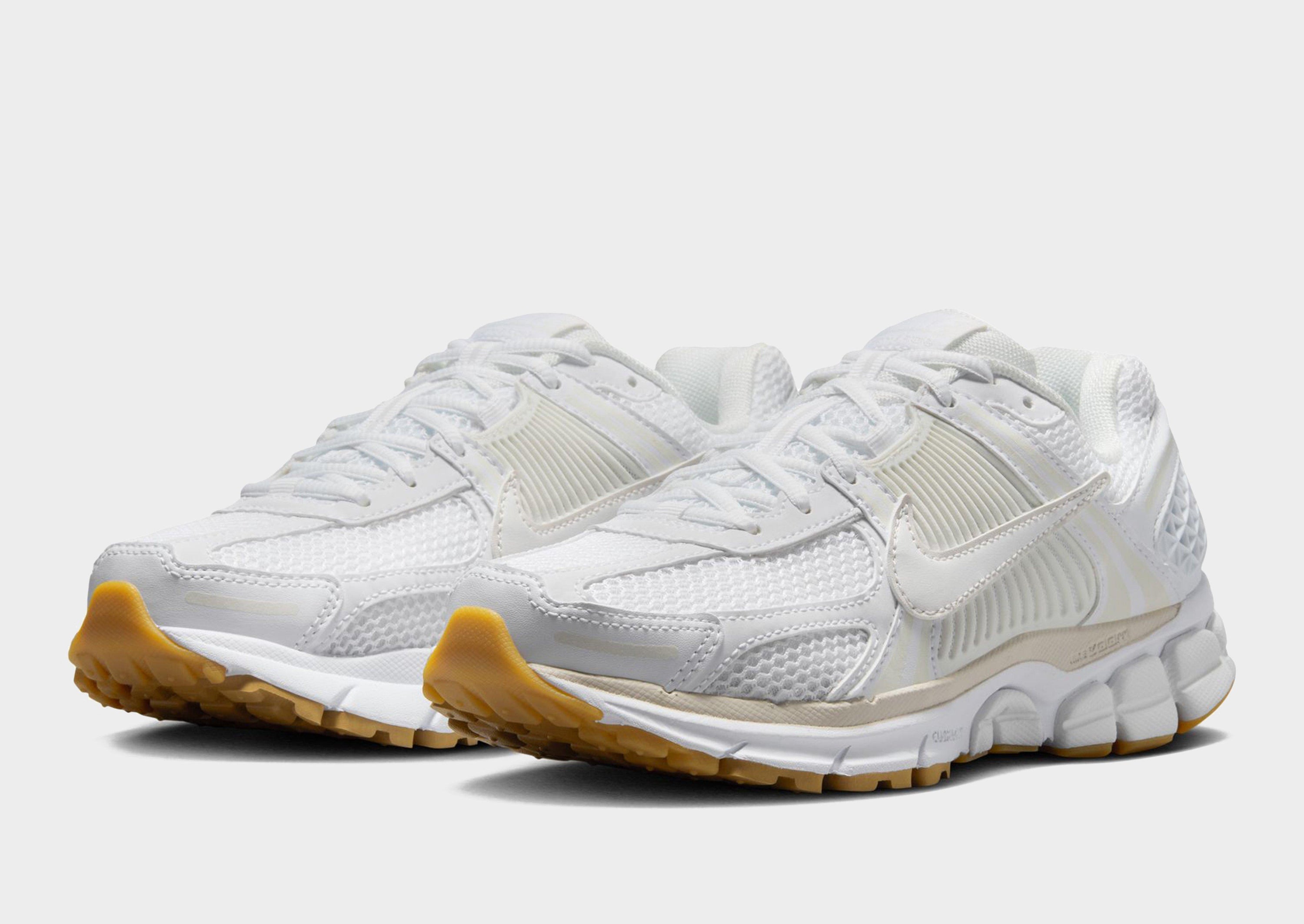 สีขาว Nike รองเท้าผู้หญิง Zoom Vomero 5 - JD Sports Thailand – JD ...