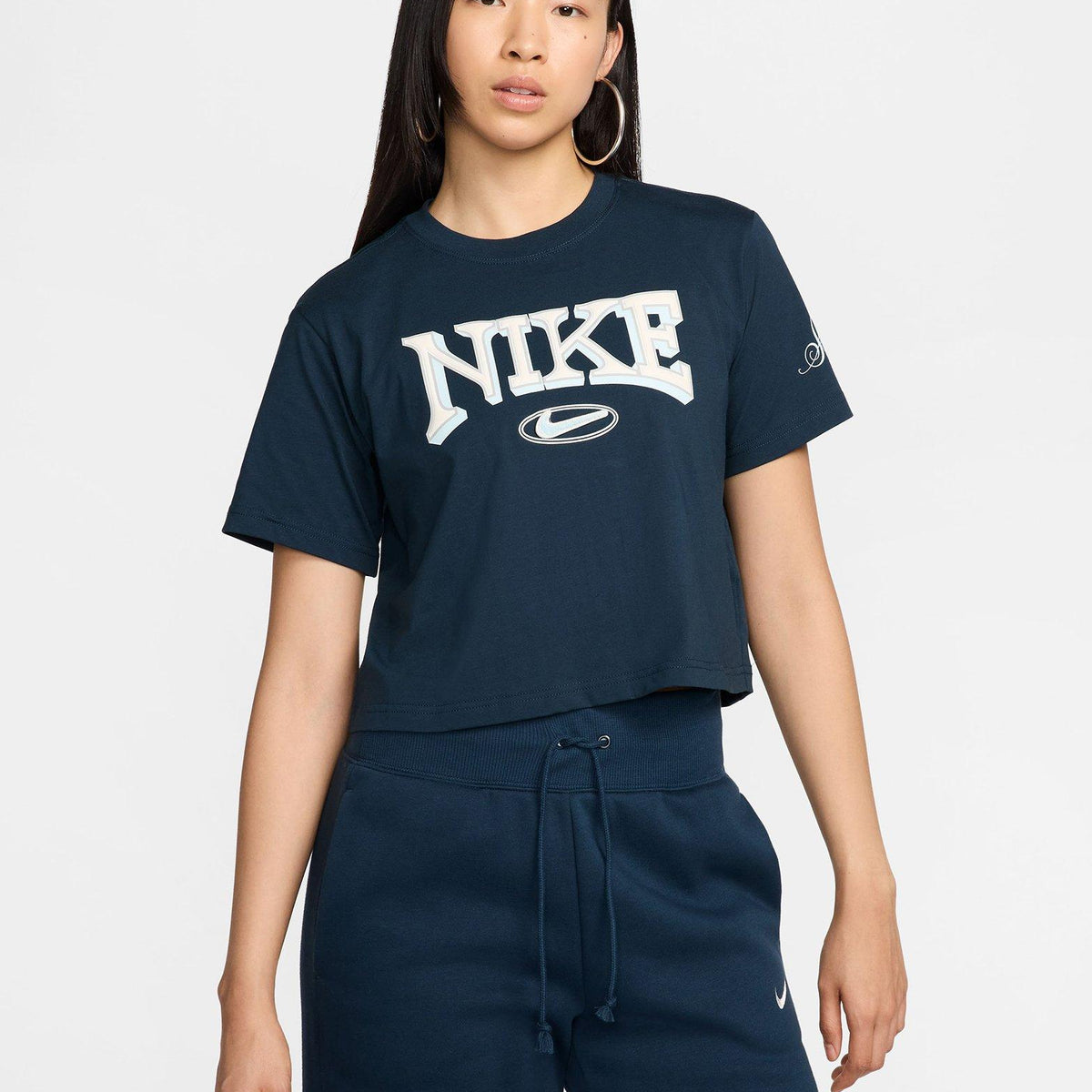 สีฟ้า Nike เสื้อแขนสั้นผู้หญิง Loose Cropped - JD Sports Thailand – JD ...