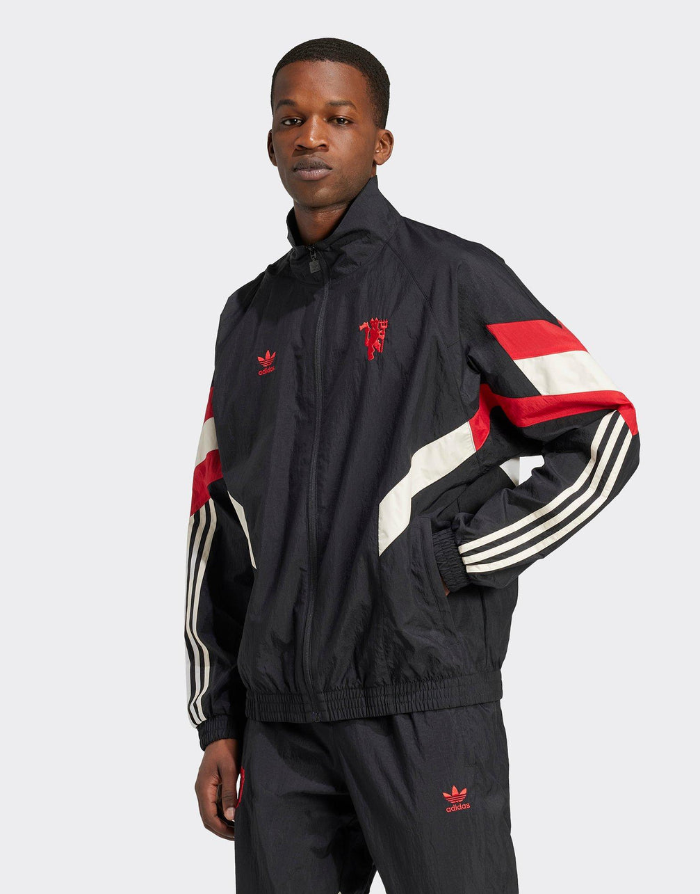 สีแดง adidas แจ็คเก็ตผู้ชาย Manchester United - JD Sports Thailand – JD ...