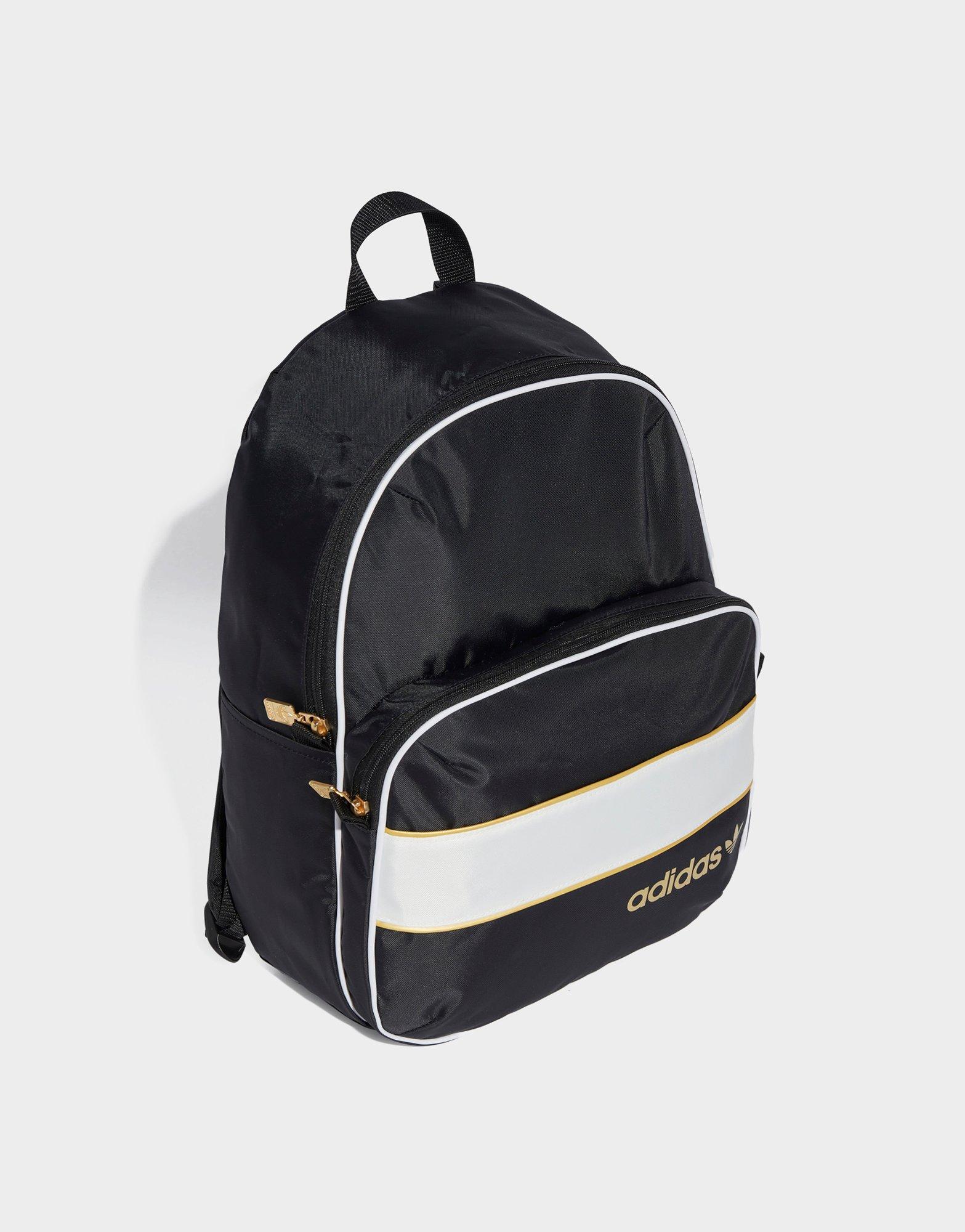 กระเป๋าสะพายหลัง – JD Sports ประเทศไทย