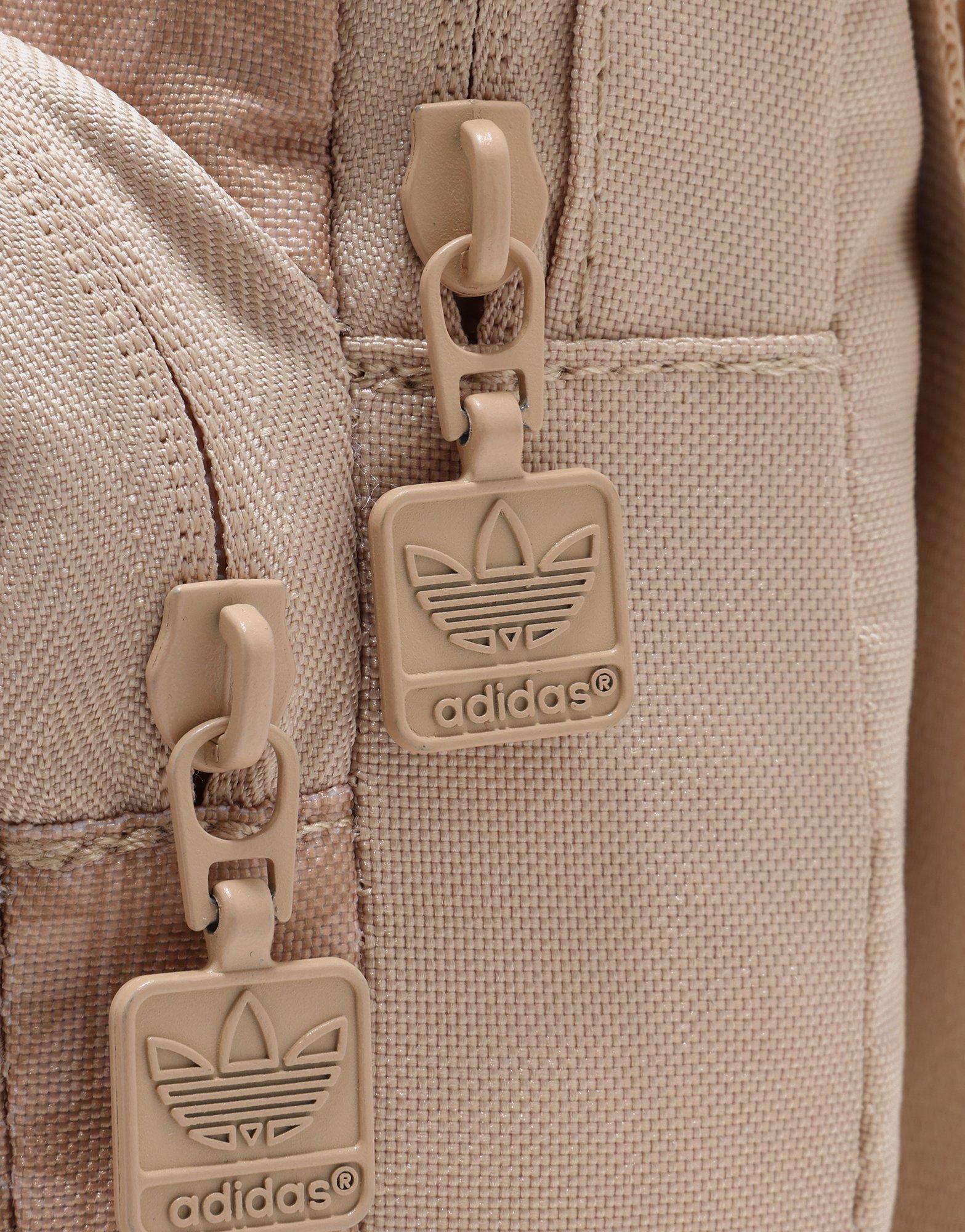 กระเป๋า Monogram Festival – JD Sports ประเทศไทย