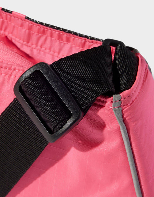 กระเป๋าสะพายข้าง Mini Airliner – JD Sports ประเทศไทย