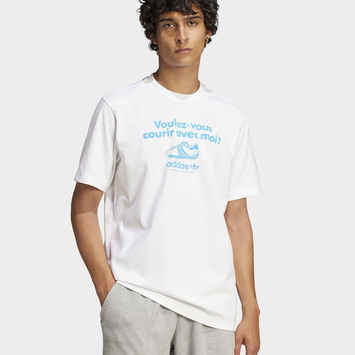 สีขาว adidas เสื้อยืดผู้ชาย Graphic - JD Sports Thailand – JD Sports ...