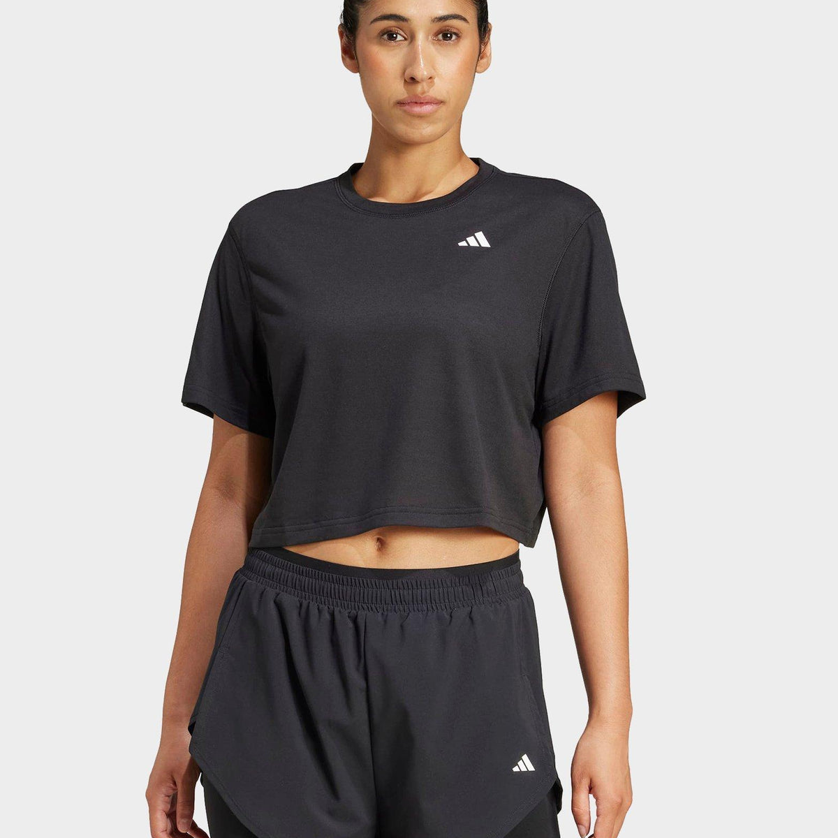 สีดำ adidas เสื้อยืดผู้หญิง Train Essentials - JD Sports Thailand – JD ...