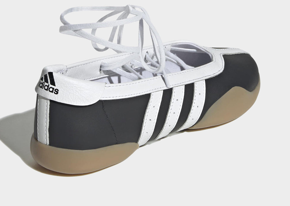 สีดำ adidas รองเท้าผู้หญิง Taekwondo Mei - JD Sports Thailand – JD ...