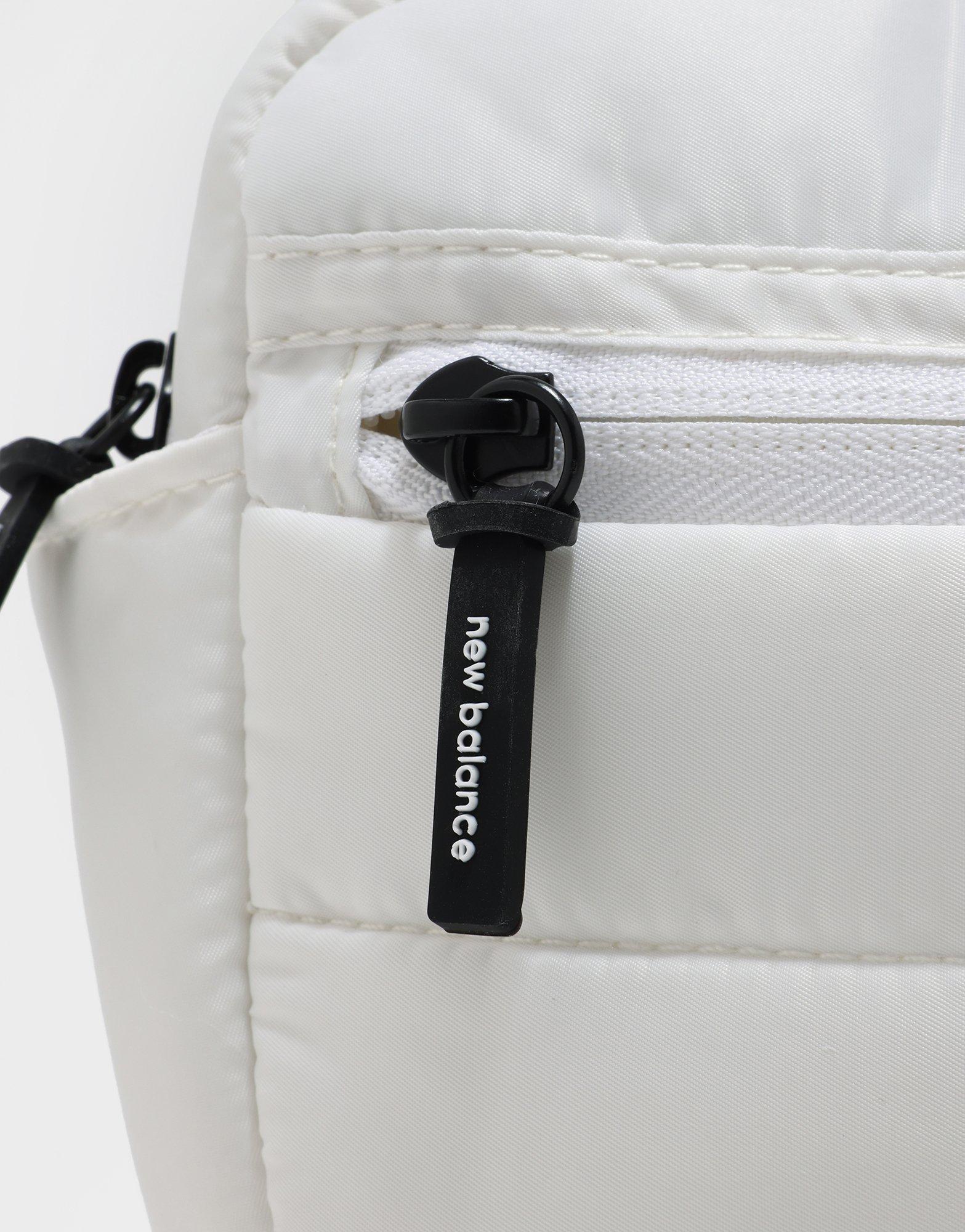 กระเป๋า Puffer Mini Square – JD Sports ประเทศไทย