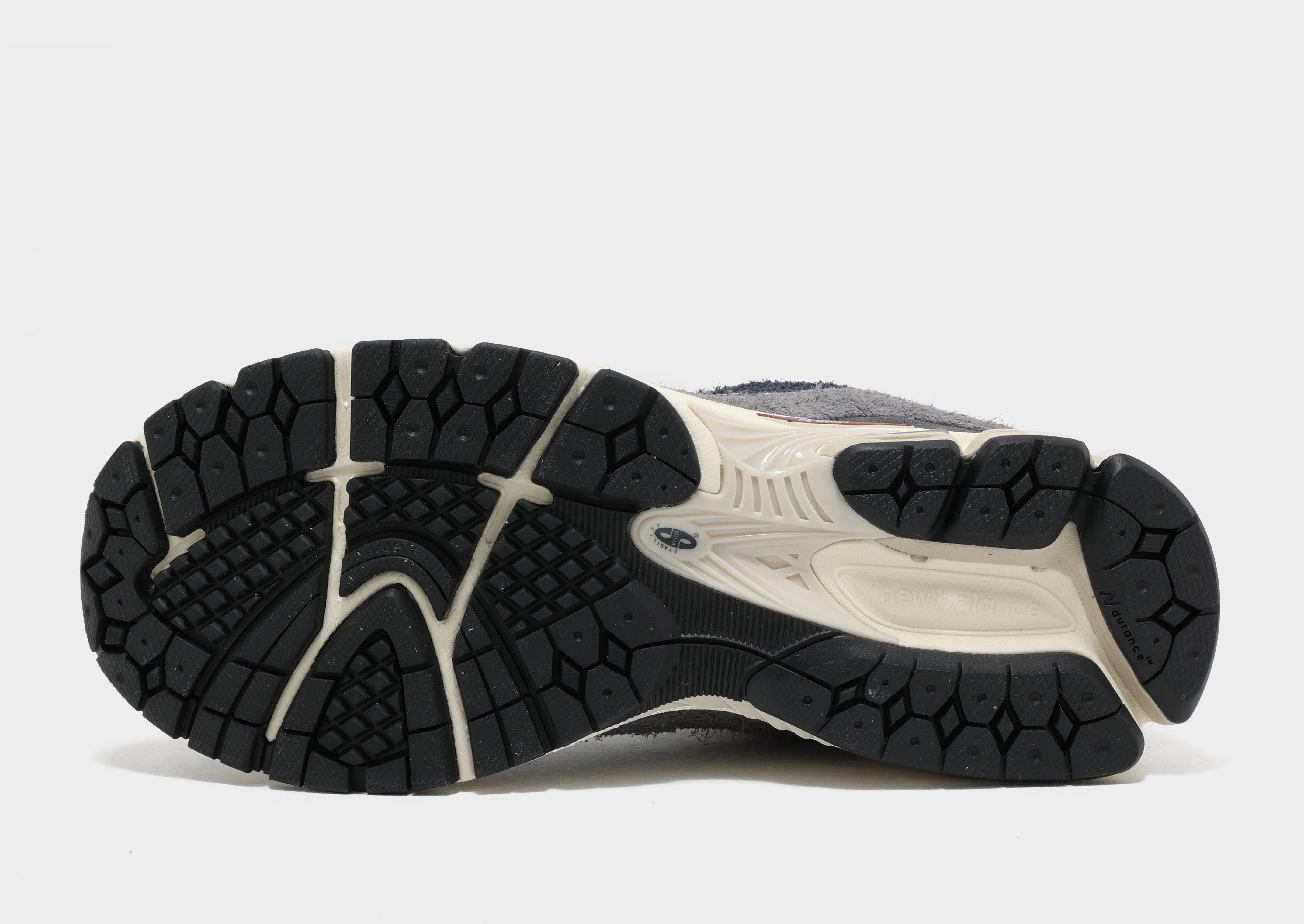 รองเท้าผู้ชาย 2002R – JD Sports ประเทศไทย