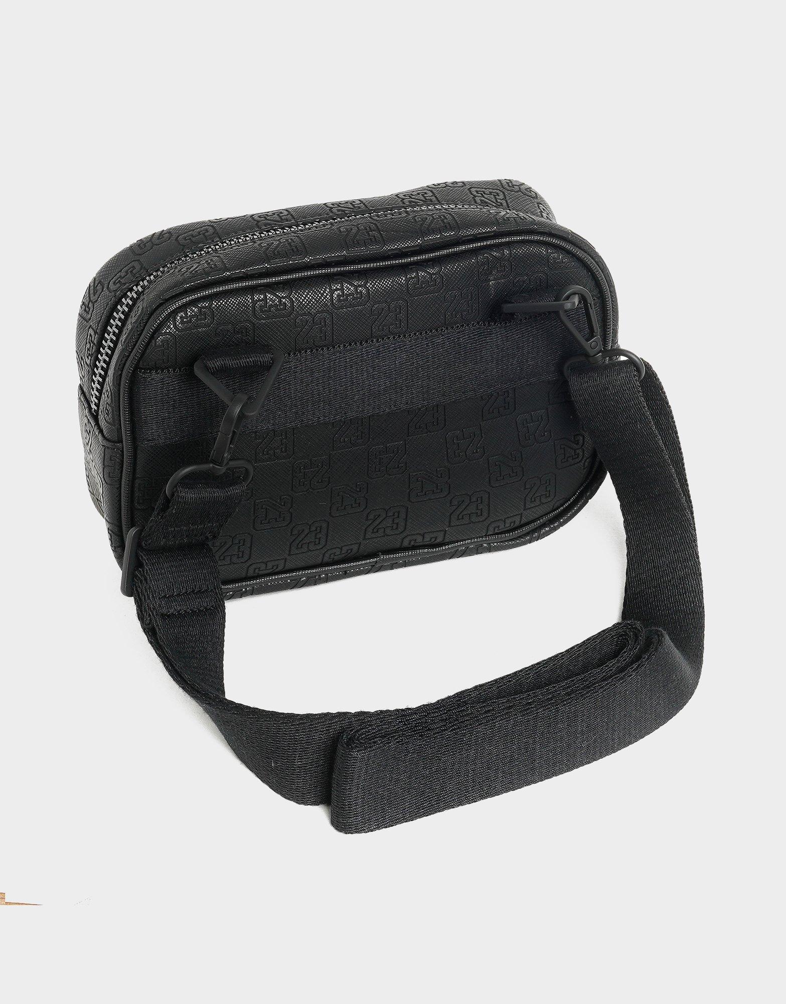 กระเป๋า Monogram Camera (1L) – JD Sports ประเทศไทย