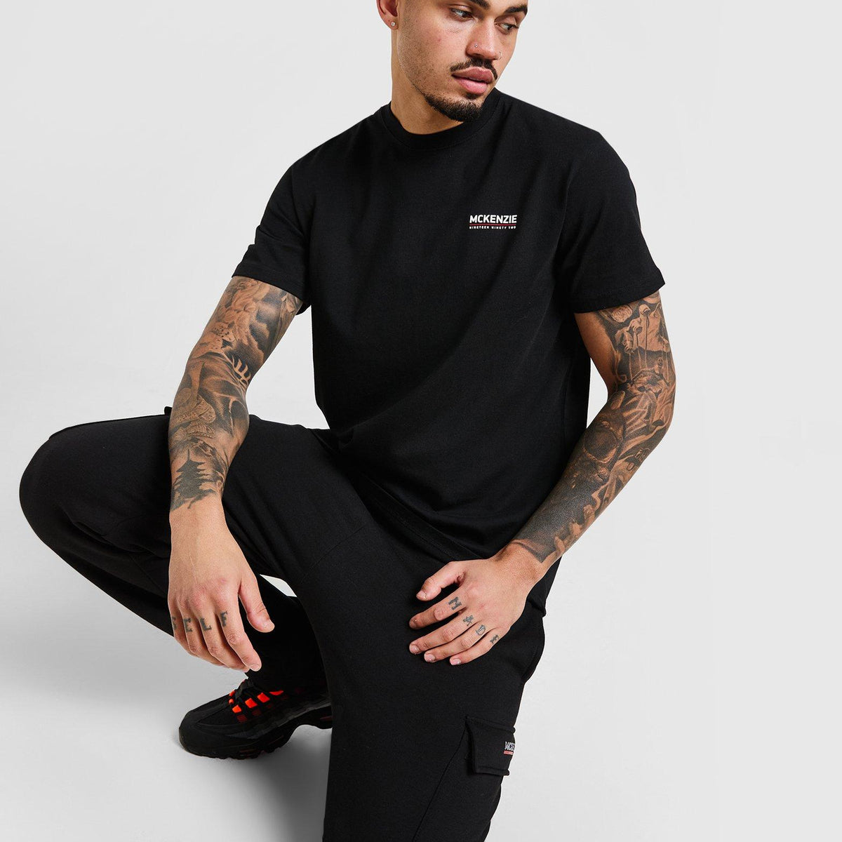 สีดำ Mckenzie เสื้อยืดผู้ชาย Essential - JD Sports Thailand – JD Sports ...