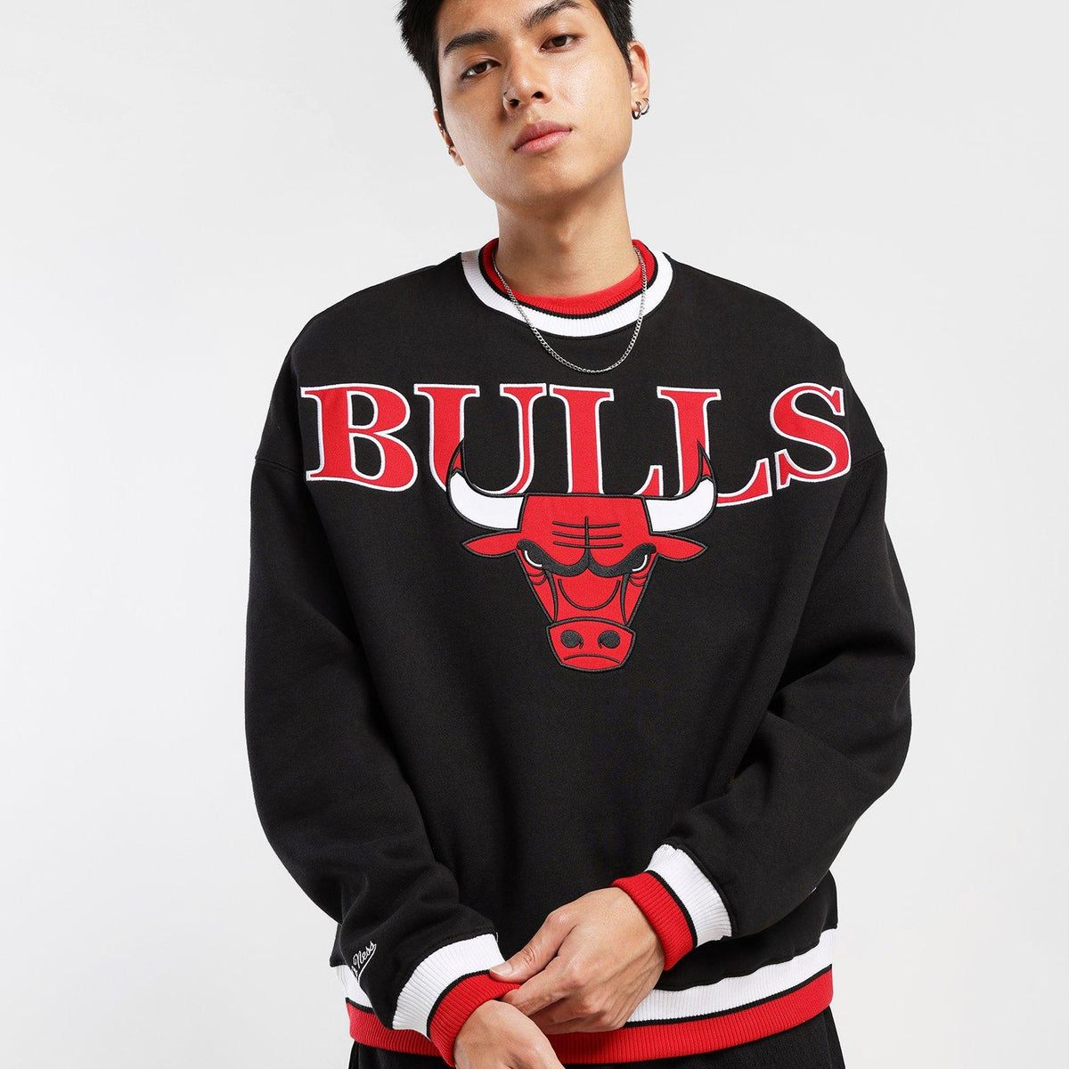 สีดำ Mitchell & Ness เสื้อแขนยาวผู้ชาย Shooting Crew Bull - JD Sports ...