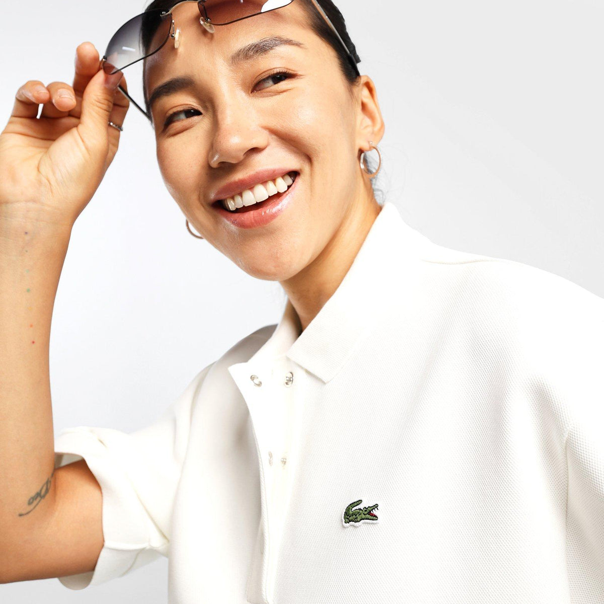 สีขาว Lacoste เสื้อแขนสั้นผู้หญิง Double Sided Pique Oversized Polo ...