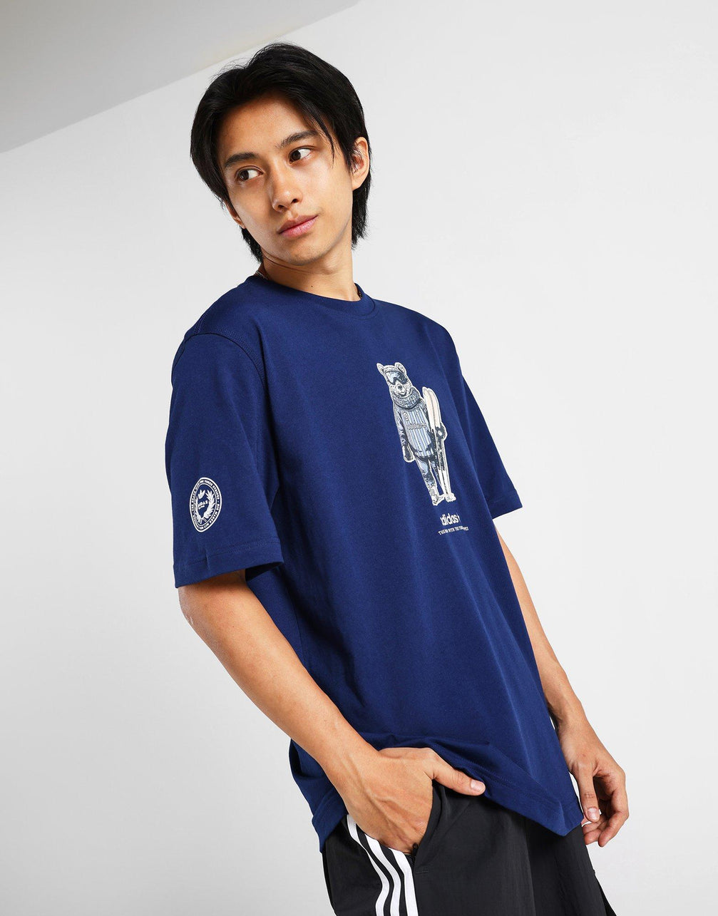 สีฟ้า adidas WINTER SPORT T - JD Sports Thailand – JD Sports ประเทศไทย