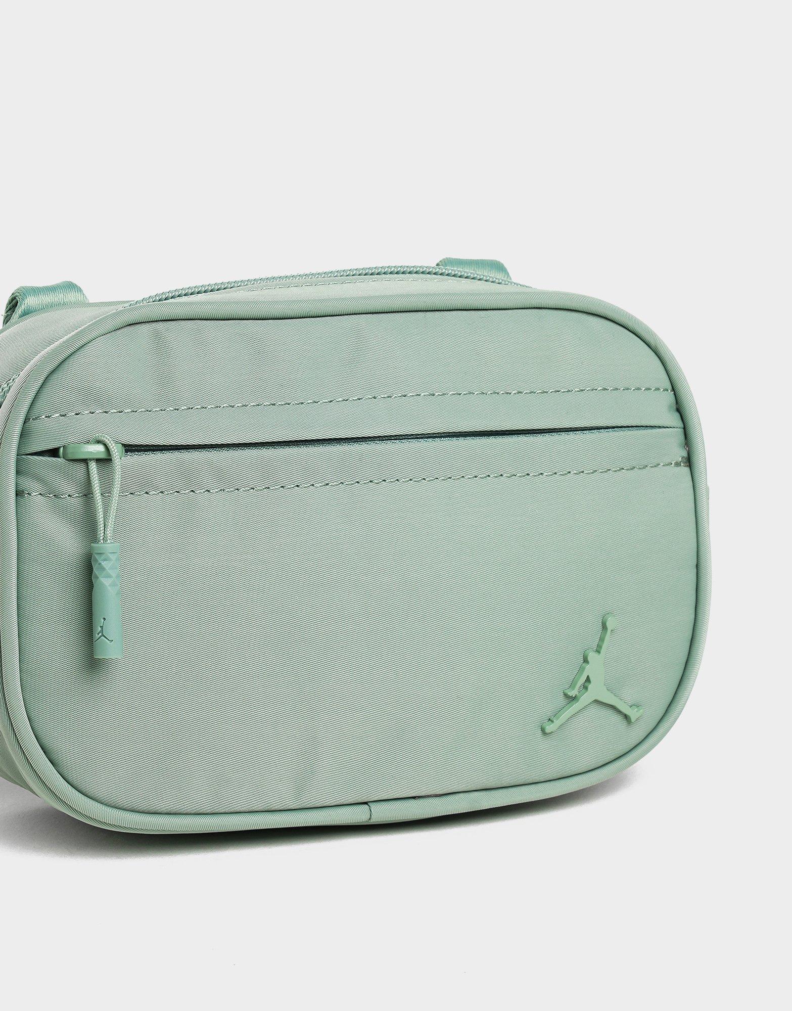 กระเป๋า Alpha Camera (1L) – JD Sports ประเทศไทย